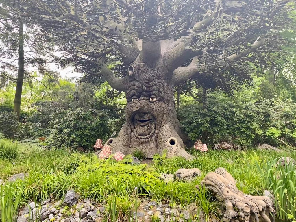 Review: Beekse Bergen Safari Hotel, The Ultimate Room With A View ...